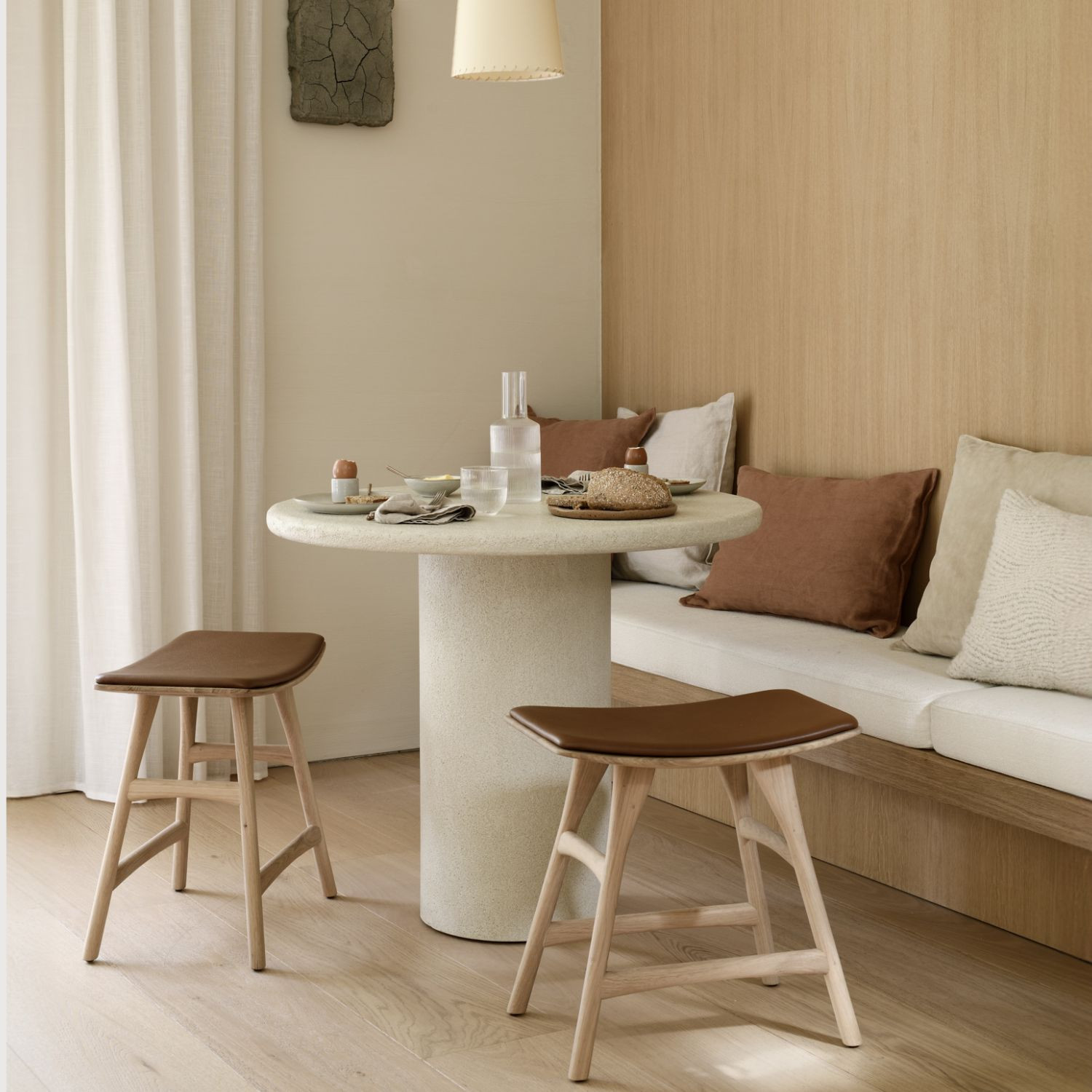 Table repas ELEMENTS Ø90 cm Ethnicraft - Les Jardins du Sud - Nice